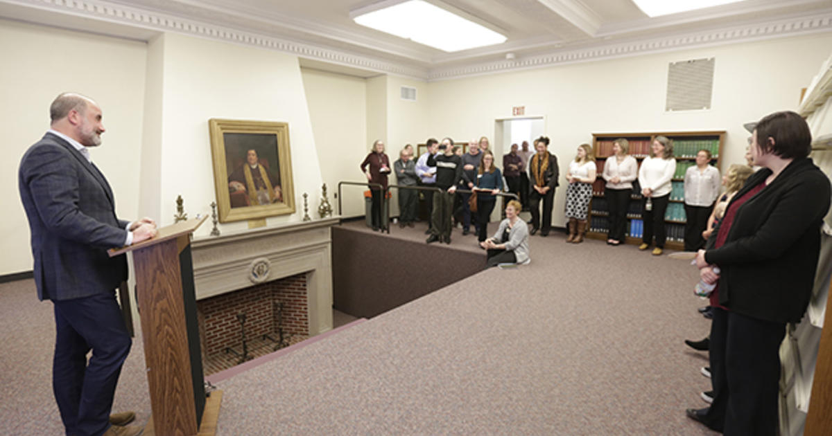 Mark Nevins '86 Donates Large Graphic Novel Collection to College ...