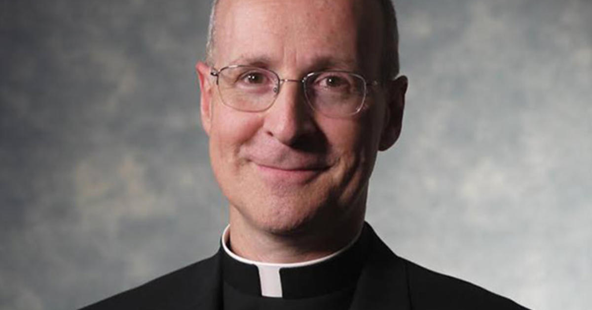 Rev. James Martin, S.J. Joins Holy Cross Community to Discuss How to ...